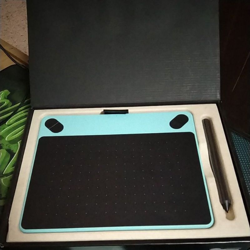 Wacom Intuos Draw, Pen Small (CTL-490/B0-C Mint Blue) | Shopee Thailand