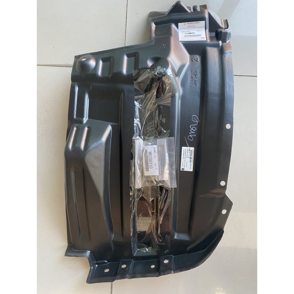 แผงบังฝุ่นใต้บังโคลน หน้าไทรทัน ปาเจโร่ TRITON PAJERO Mitsubishi มิตซู ...