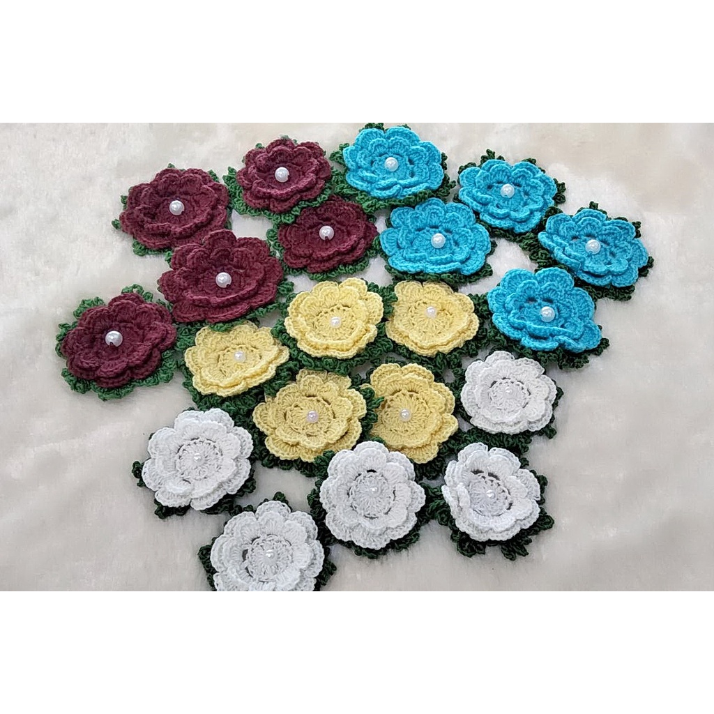 Ssweetlyshop 🌼 ดอกไม้ถักไหมพรม 2 ชั้น เกสรมุก พร้อมใบไม้ ขนาด 7.5 cm ...