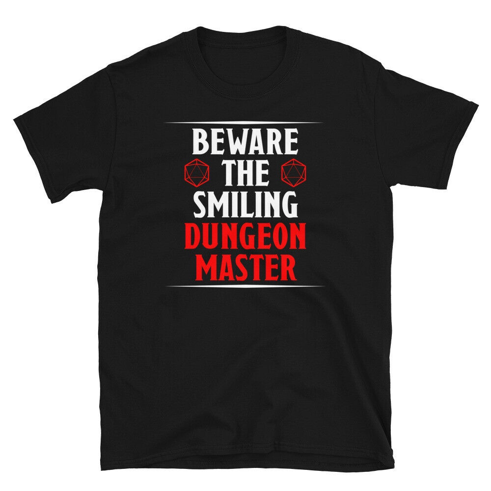 เสื้อยืดผ้าฝ้าย พิมพ์ลาย Beware The Smiling Dungeon Master DD Dungeon ...
