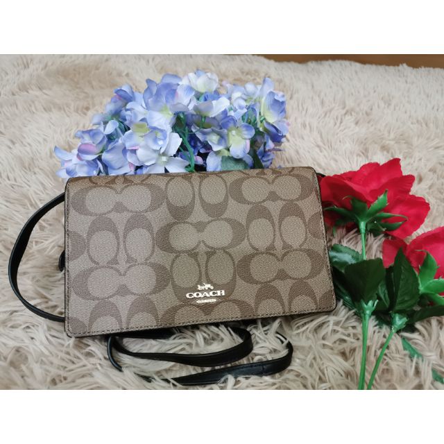 กระเป๋าสะพายข้าง Coach WOC แท้ 100% จาก Usa | Shopee Thailand