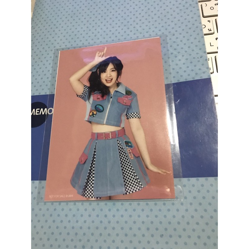 รูปปกซิงเกิลที่7 BNK48 77ดินแดนแสนวิเศษ มายด์ อร น้ำใส ซัทจัง สตางค์ มายยู มิวนิค ผักขม วิว แพน ...