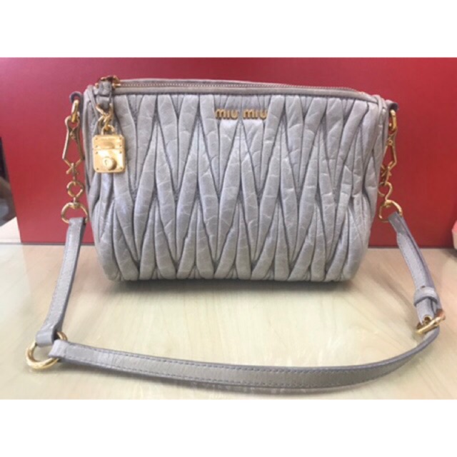 กระเป๋า MIU MIU แท้ 💯 (มือสอง) | Shopee Thailand