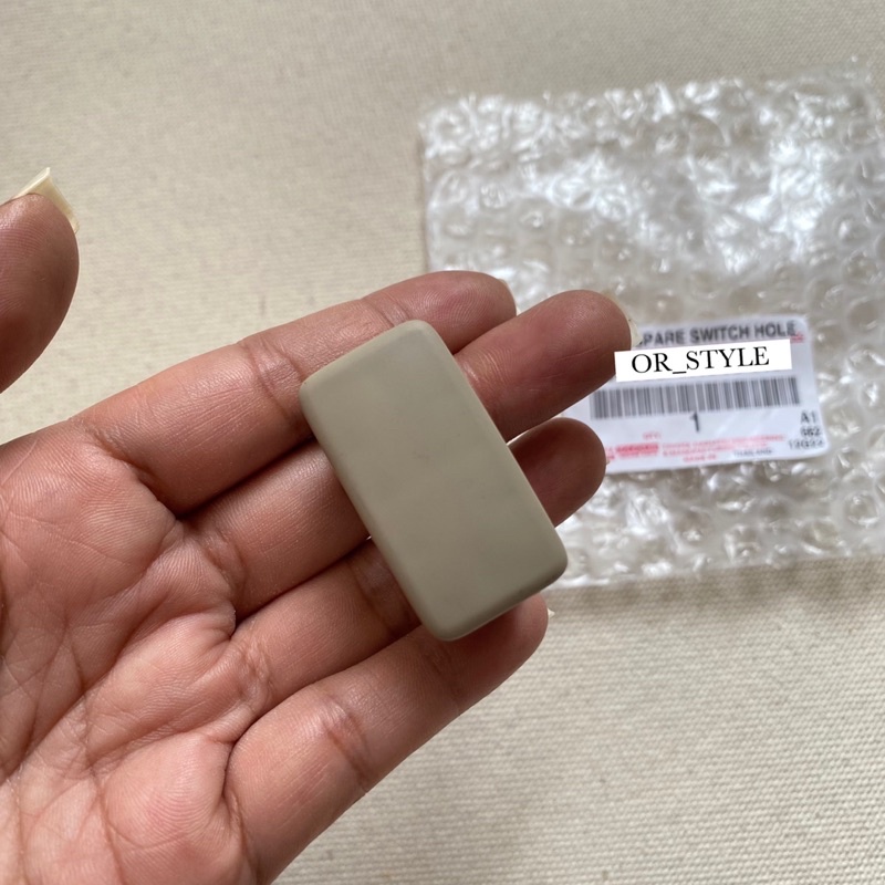 อะไหล่แท้ศูนย์ ฝาครอบสวิทซ์ คอนโซลหน้า ฝาปิดช่องสวิทซ์สำรอง FORTUNER ...