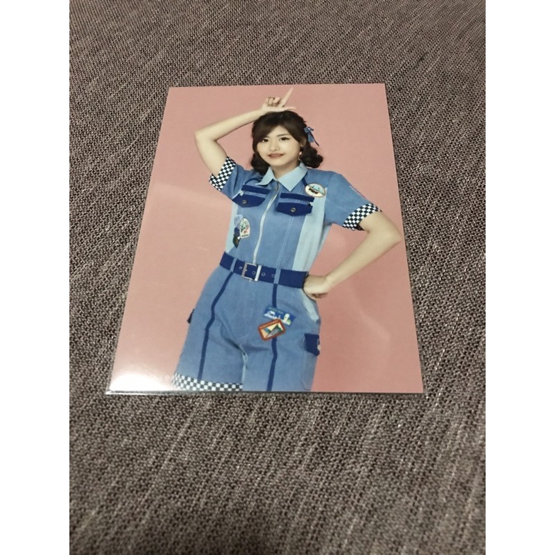 รูปปกซิงเกิลที่7 BNK48 77ดินแดนแสนวิเศษ มายด์ อร น้ำใส ซัทจัง สตางค์ มายยู มิวนิค ผักขม วิว แพน ...