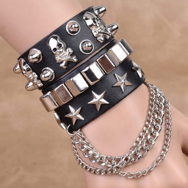 สร้อยข้อมือ กำไล ข้อมือ หนัง Punk Gothic Rock Skull Spikes Rivet Cone ...