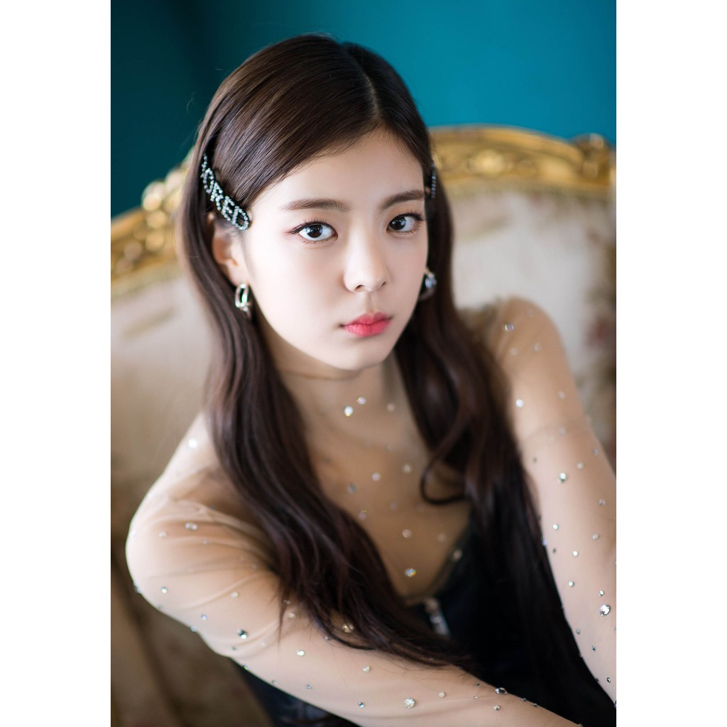 โปสเตอร์ Lia ลีอา อิทจี ITZY Poster Korean Girl Group เกิร์ล กรุ๊ป ...