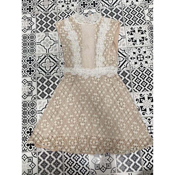 DORE DORE-Mini dress ลูกไม้ มีดีเทลข้างหลัง | Shopee Thailand