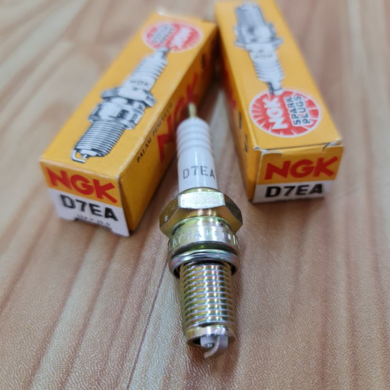 หัวเทียน NGK D7EA ของแท้ พร้อมส่งทันที | Shopee Thailand