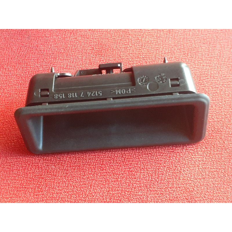 มือจับ ปุ่มกดฝากระโปรงหลังพร้อม Plug2pin Tailgate Hatch สำหรับ BMW E90 E60 E70 E82 E88 E91 ...