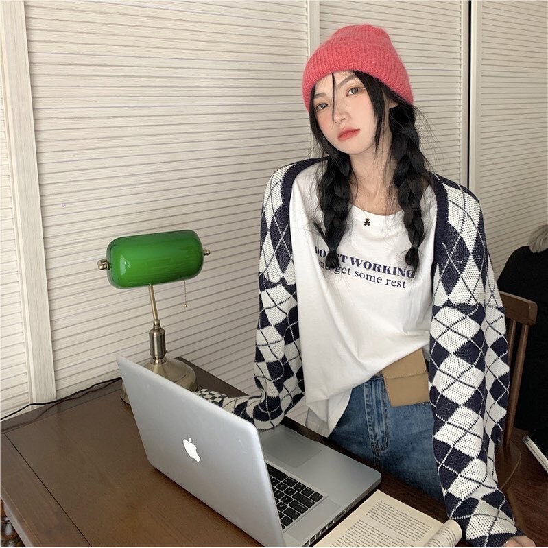 U0154 (Pre-order) คาร์ดิแกนคลุมเก๋ๆ ลายข้าวหลามตัด ชิคที่สุดเลยยยย ...