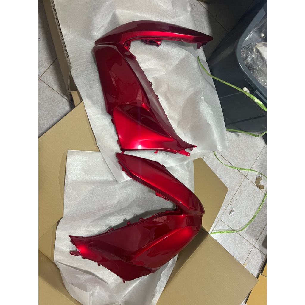 ฝาครอบไฟหน้า ซ้าย ขวา สีแดง PCX150 ปี 2012-2014 อะไหล่แท้ 64501-64502 ...