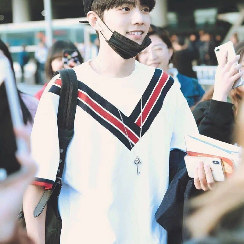 พร้อมส่ง (SML,XL)เสื้อยืดเซียวจ้านใส่เปิดกล้องปรมาจารย์ | Shopee Thailand