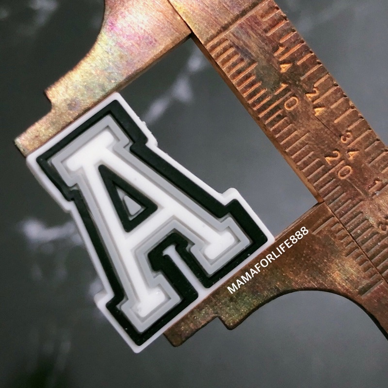 A B C ตัวอักษรสำหรับติดรองเท้าหัวโต มีรู Adda Crocs | Shopee Thailand