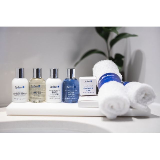 Radisson BLU Hotel - Bath Amenities Set, Travel Set // ชุดเครื่องอาบน้ำ ...