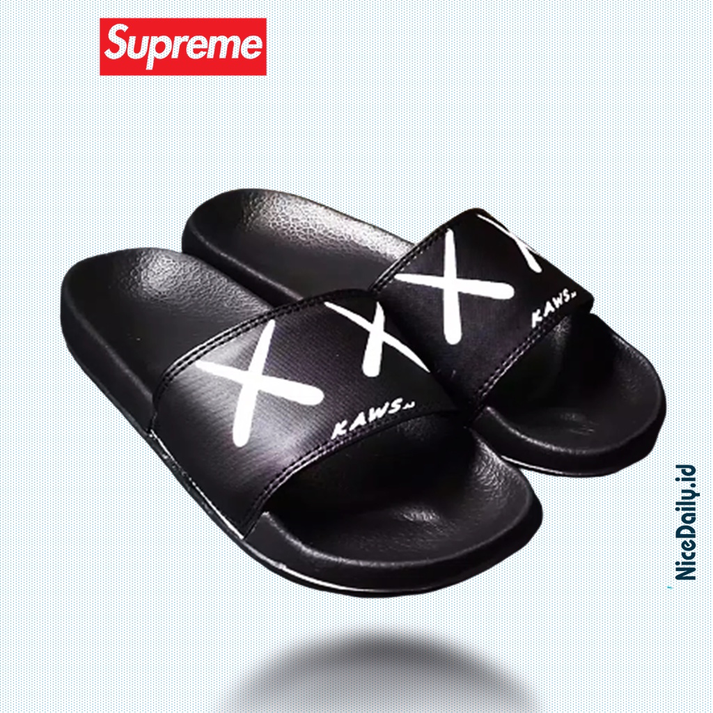 พรีเมี่ยม Supreme Kaws Distro Slide Sandals รองเท้าแตะลําลองสําหรับ ...
