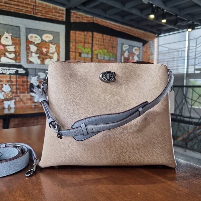 COACH C2590 WILLOW SHOULDER BAG IN COLORBLOCK | Shopee Thailand
