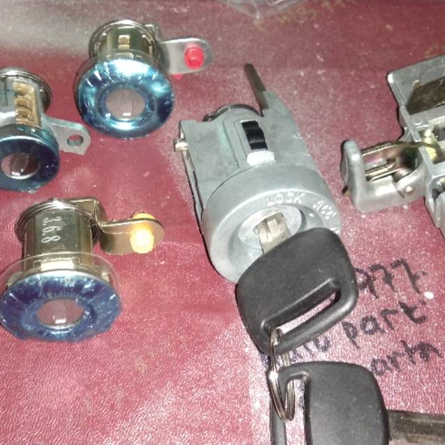 Contact KEY SWITCH LUGGAGE KEY LOCK KIJANG 7K CAPSULE กุญแจประตู ...