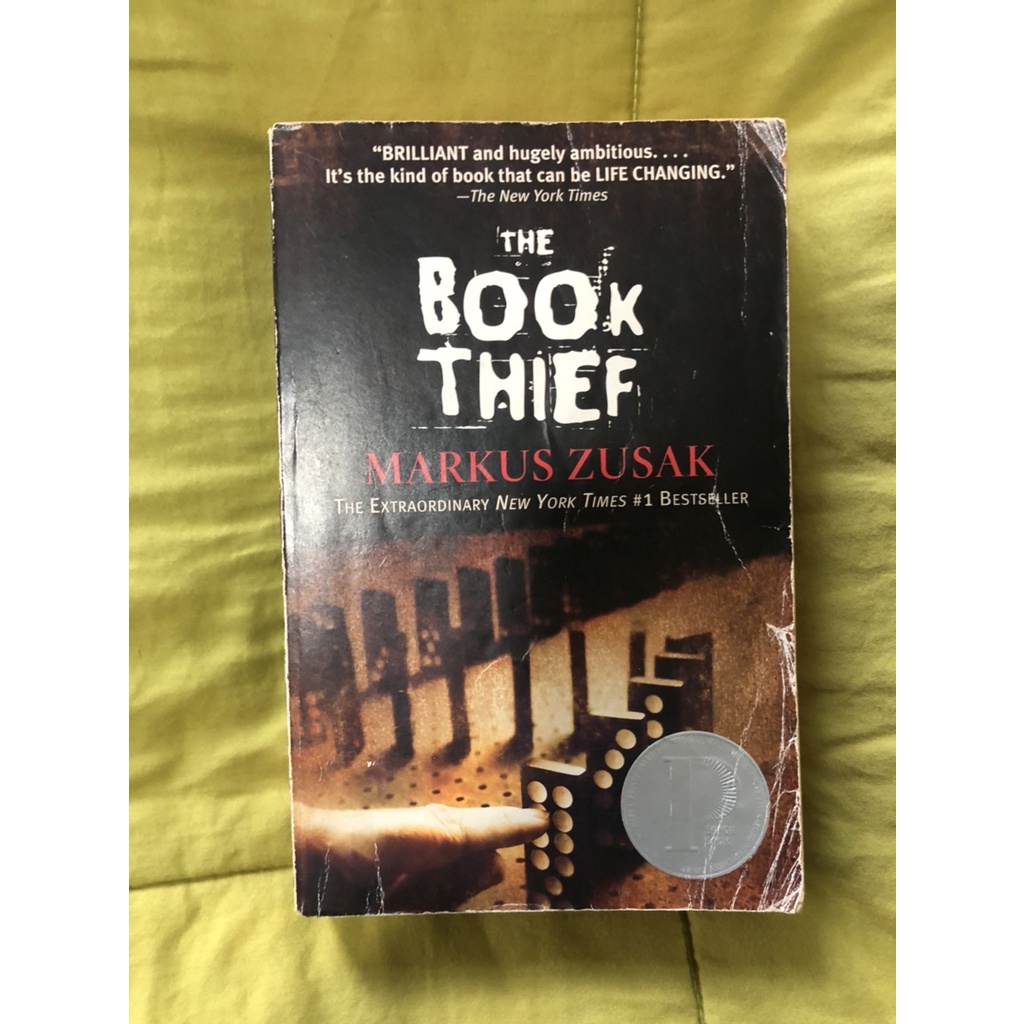 The Book Thief - Markus Zusak 1st paperback edition นิยายภาษาอังกฤษชื่อ ...