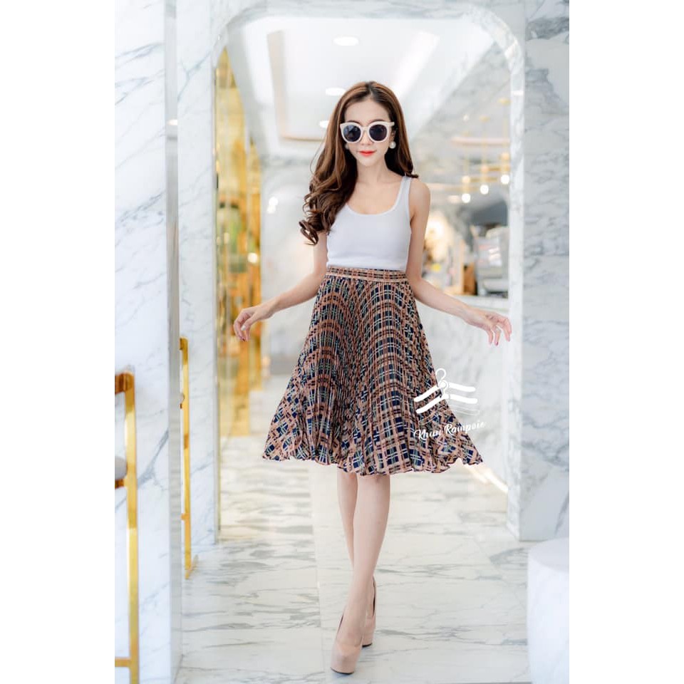 Jubbie & Chrissie : กระโปรงพลีทคลุมเข่า รุ่นสก๊อตทีสอินเลิฟ | Shopee ...