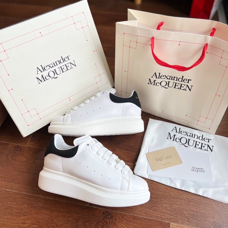 Mc Queen Shoes อุปกรณ ์ เสริมเต ็ มกล ่ อง | Shopee Thailand