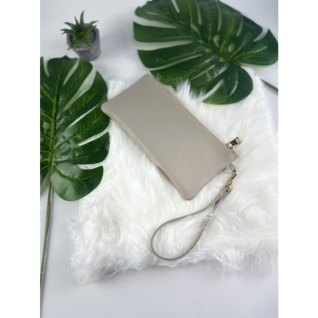 SERA กระเป๋าคล้องมือหนังวัวแท้ หญิง ทรงแบน | Shopee Thailand