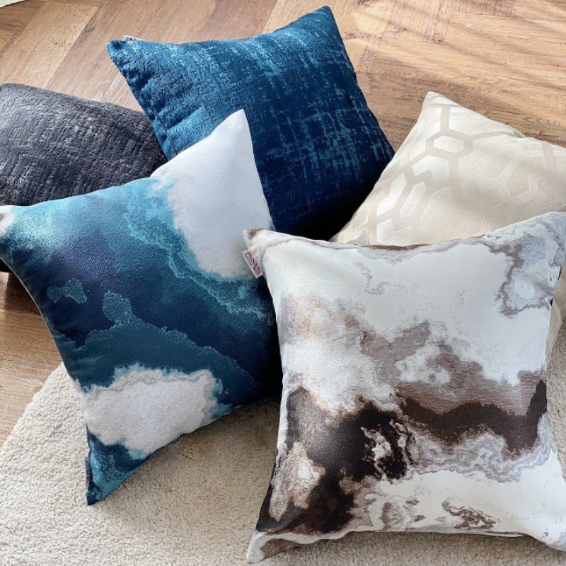 PUSANI - หมอนอิง ลายหินอ่อน Sparkling Glam สีฟ้า สีน้ำตาล ขนาด 45×45 cm ...