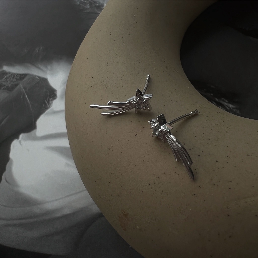 grumpy, falling star stud (ราคาต่อชิ้น/price per piece) | Shopee Thailand