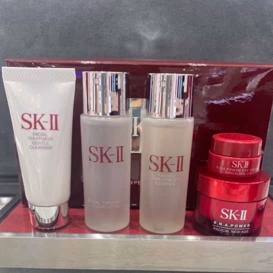 ยกเซ็ต 5 ชิ้น 1,899 บาท SK-II Pitera Experience Kit Facial Treatment Cleanser ESSENCE CLEAR ...