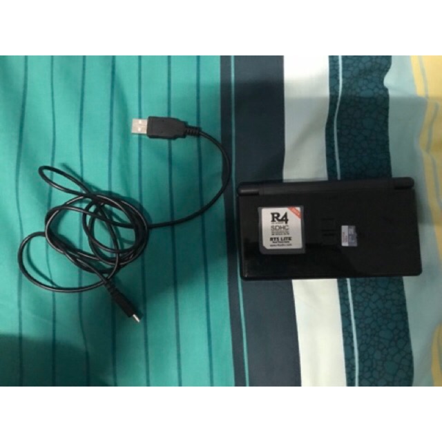Nintendo DS Lite สีดำ พร้อมตลับ R4 เมม 32GB มีสายชาร์จ | Shopee Thailand