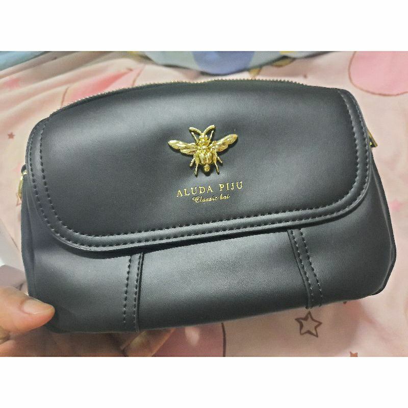 กระเป๋าสะพายข้าง เบรนด์ ALUDA PIJU | Shopee Thailand