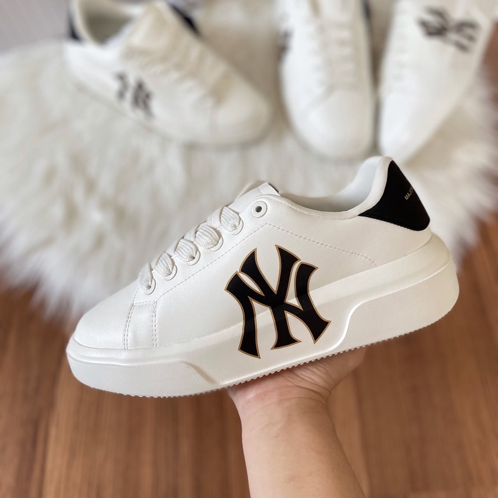 MLB chunky classic รองเท้าผ้าใบ NY สีขาวดำ 🤍🖤 รองเท้าเบามากกกกก ใส่สบาย ...