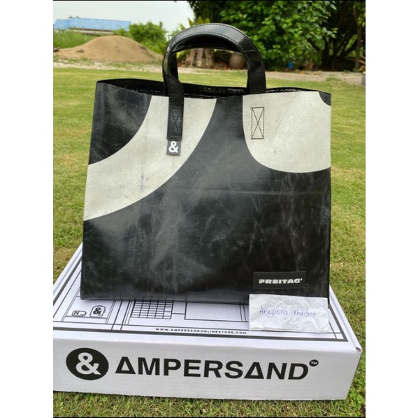 freitag F704 CAKE BAG [ FREITAG x AMPERSAND LIMITED EDITION ] 555 ใบ ...