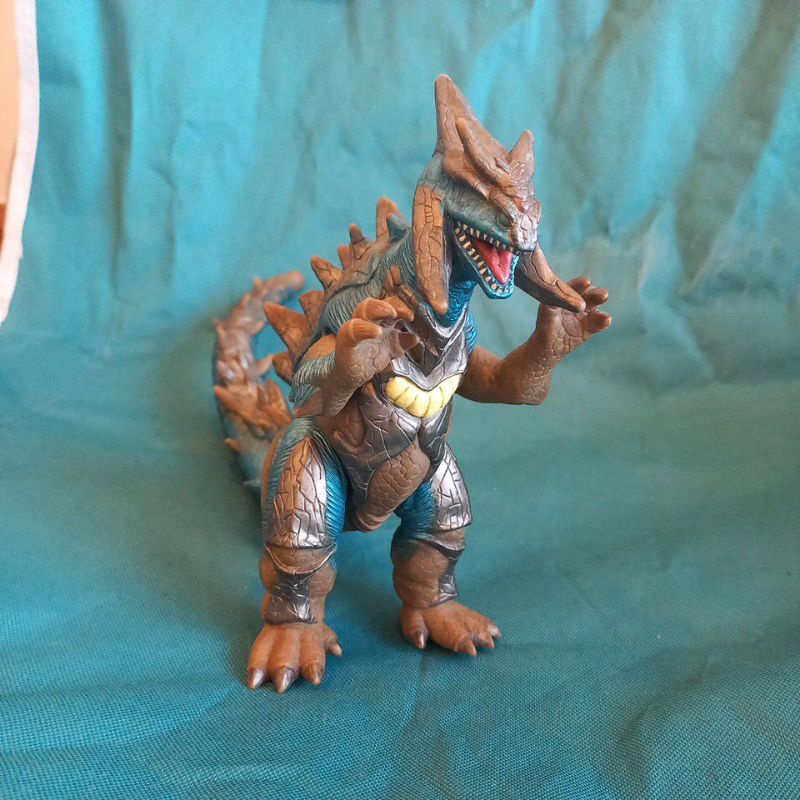 Neo Geomos ; Geomos ในเรื่อง อุลตร้าแมนไดน่า (Ultraman Dyna's Kaiju ...