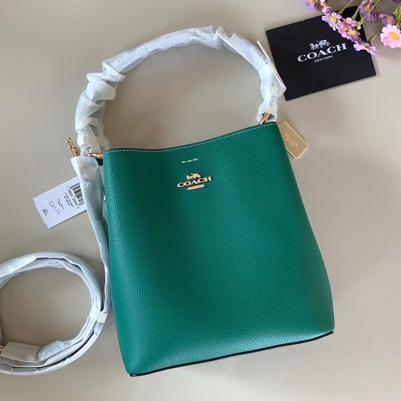 กระเป๋าสะพายข้าง COACH 1011 SMALL TOWN BUCKET | Shopee Thailand