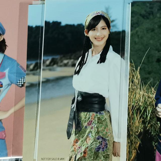 รูปสุ่ม BNK48 จากอัลบั้ม 77ดินแดนแสนวิเศษ | Shopee Thailand