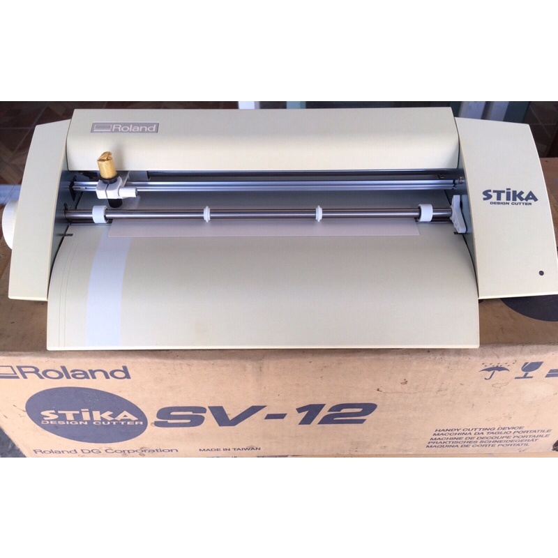 เครื่องตัดสติ๊กเกอร์ Roland SV-12 มือ1 มีใบมีดตัดให้พร้อมใช้งาน มีสายไฟสายUSBแผ่นไดเวอร์ ...