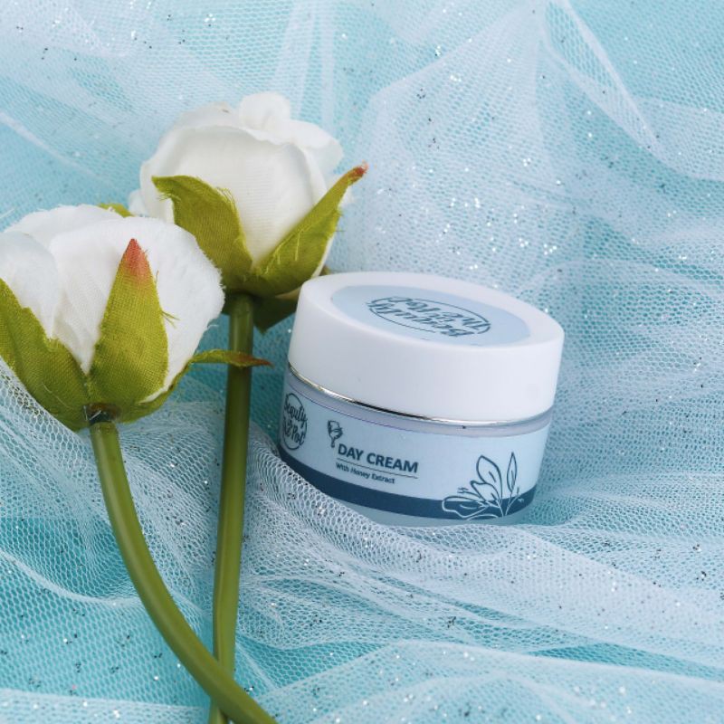 Day Cream เดย์ครีมเสริมความงามในกระถาง | Shopee Thailand