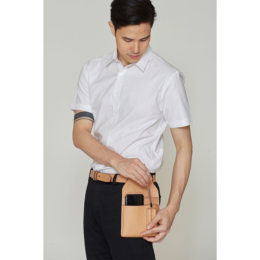 dapp Uniform กระเป๋าคาดเอวหนังแท้ สีน้ำตาล(MWBE1001) | Shopee Thailand