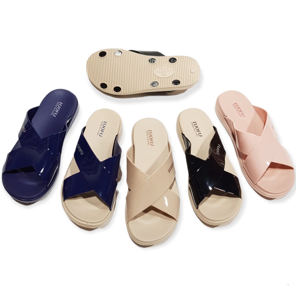 Luofu รองเท้าแตะยางผู้หญิง Cross Jelly E7189-BW (AB6) | Shopee Thailand