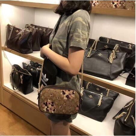 พร้อมส่ง แท้ % New Coach รุ่น ISLA CHAIN CROSSBODY IN SIGNATURE CANVAS ...