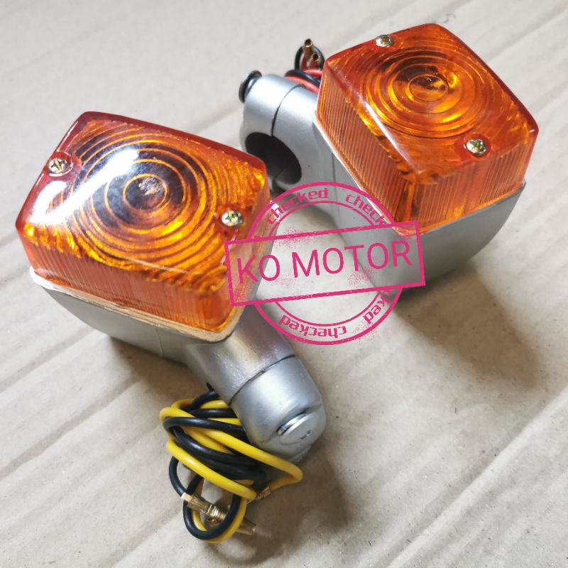 ไฟเลี้ยวหน้า C95 C92 (2 ข้าง) | Shopee Thailand