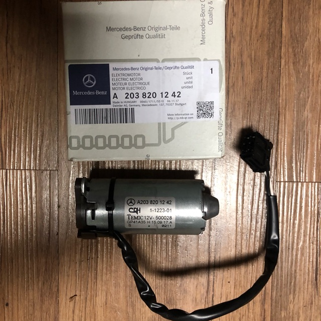มอเตอร์เลื่อนเบาะไฟฟ้ารถยนต์ A 203 820 12 42 สำหรับรถเบนซ์ c class w203 ...