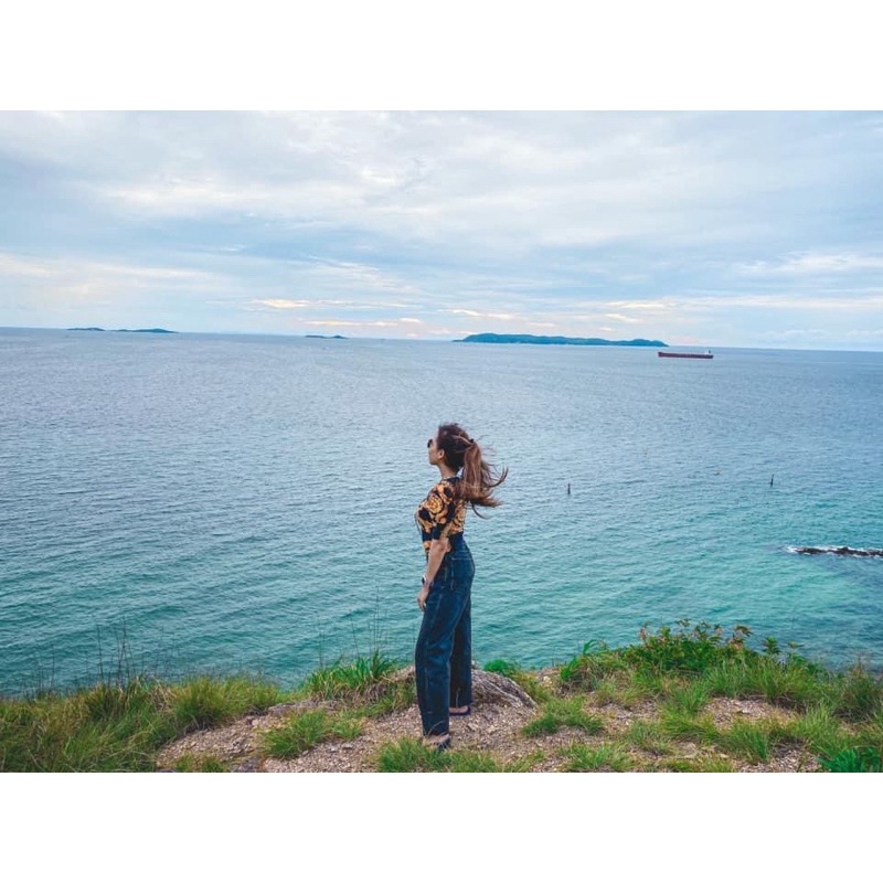 เสื้อยืดไขว้หน้า ลายวินเทจ งานป้าย DEE ZYY | Shopee Thailand