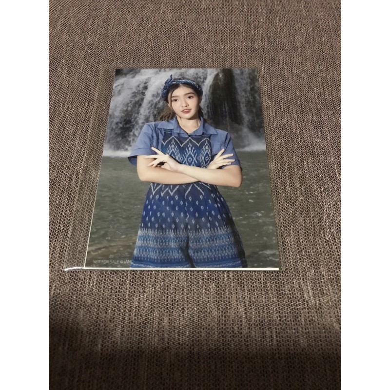 รูปปกซิงเกิลที่7 BNK48 77ดินแดนแสนวิเศษ มายด์ อร น้ำใส ซัทจัง สตางค์ มายยู มิวนิค ผักขม วิว แพน ...