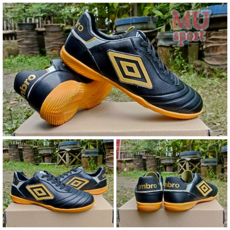 ใหม่!!!!พรีเมี่ยมนําเข้าคุณภาพ UMBRO MEN & 39;S FUTSAL รองเท้า READY 38-44 ยาง SOLES | Shopee ...
