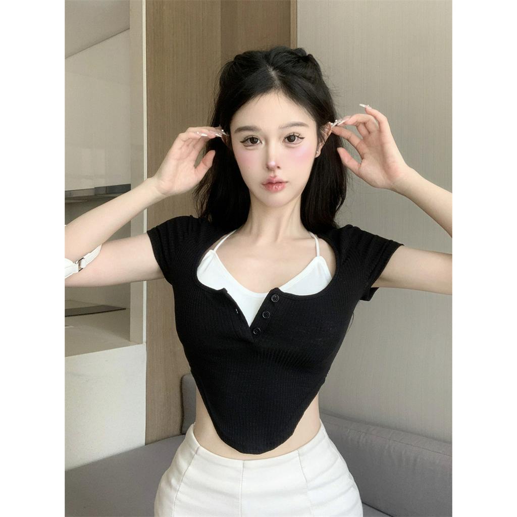 Cicishop(J609)เสื้อครอป+สายเดี่ยวคล้องคอ ดีเทลกระดุมหน้าใช้งานได้จริง ผ้ายืดได้เยอะ ใส่เเล้วไม่ ...