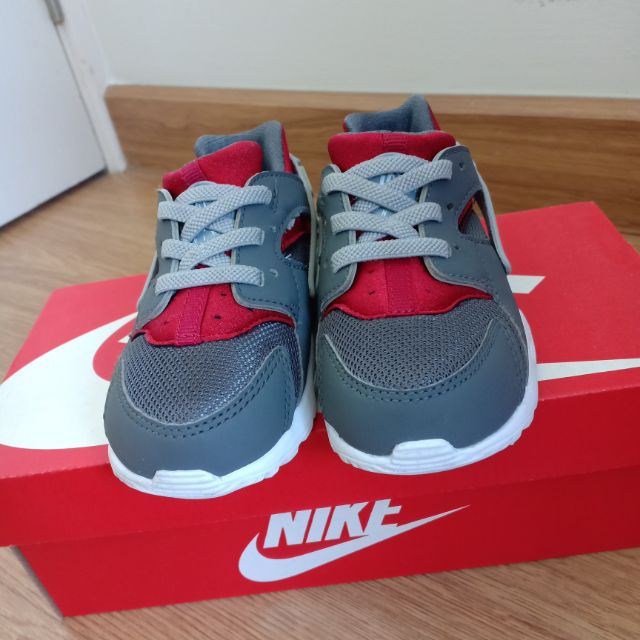 รองเท้า NIKE HURACHE RUN (TD) ของแท้ 100% size 7c ค่ะ | Shopee Thailand