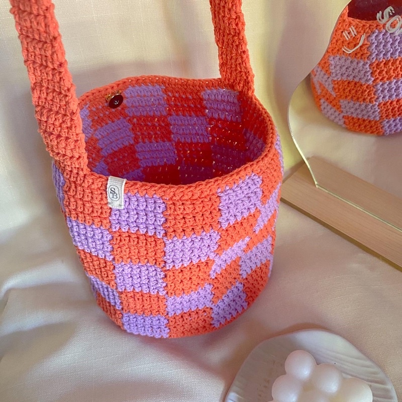 somethings.beige - Checkerboard bucket bag กระเป๋าบัตเก็ตสะพายข้างลาย ...