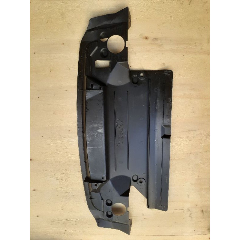 แผ่นปิด ฝาปิดหม้อน้ำหน้าเครื่อง BMW E36 51718119046 | Shopee Thailand